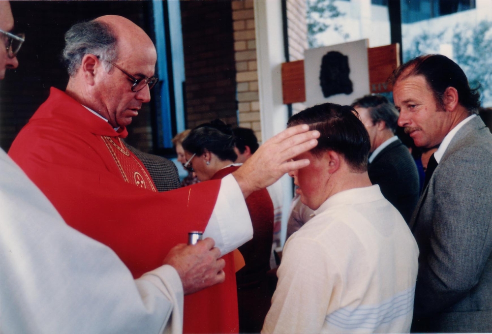 Spanish Catholic Community Celebrates Fr John Pickering’s 85th Birthday ...